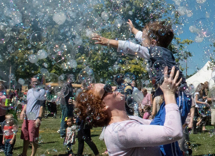 Bubble Bus at the Library | stlparent.com